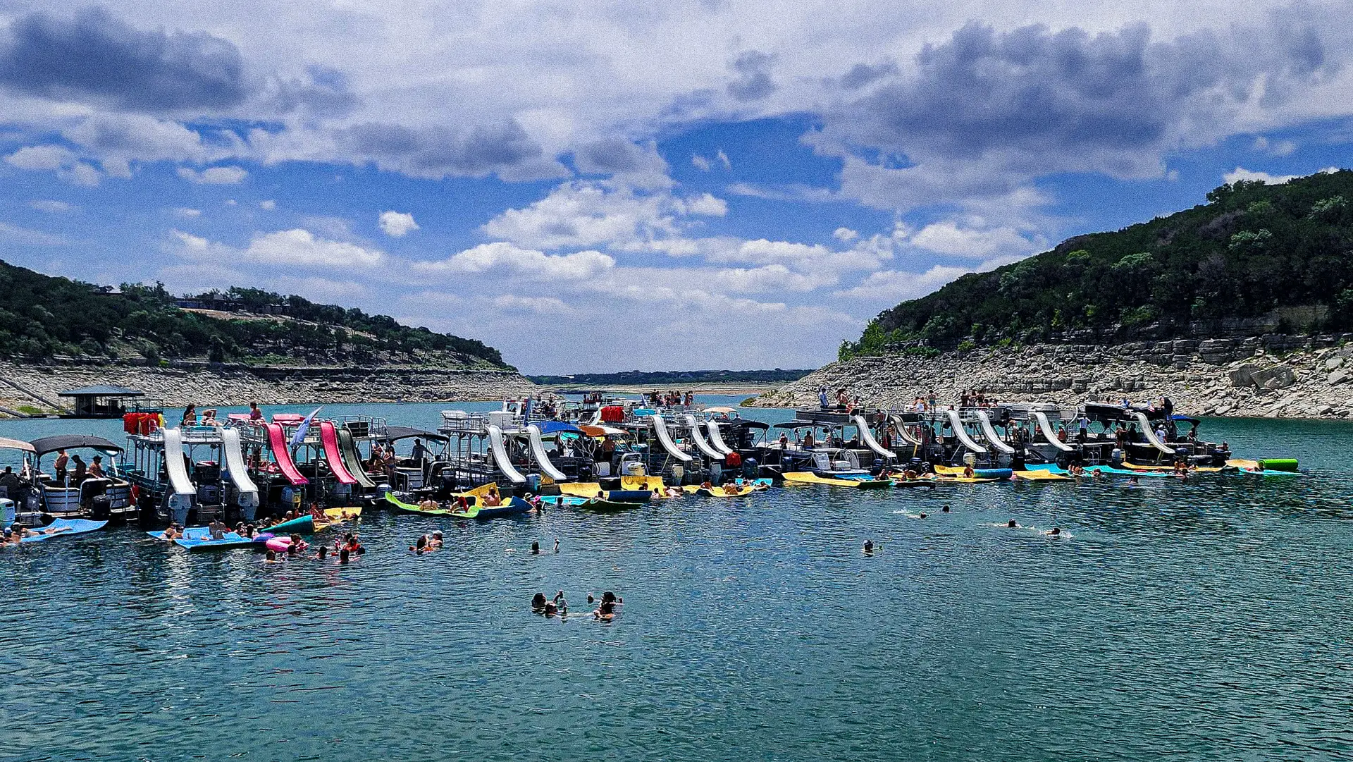Secure Your Lake Travis Boat Rental Reservation Today